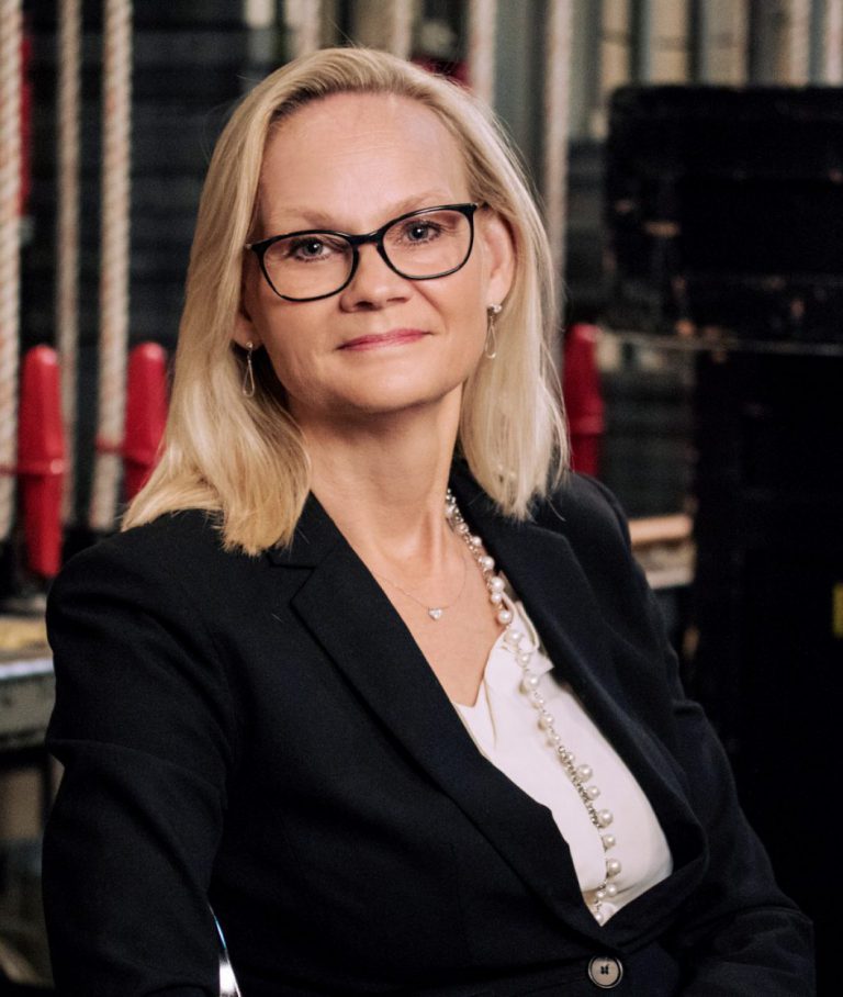 Alice New Headshot 1 - Sacramento Philharmonic & Opera